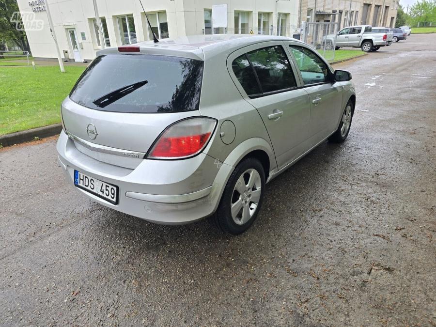 Opel Astra 2004 Radviliškis, ar dzinēja tilpumu 1.70 L un nobraukumu 336 tūkst. km par 999 €, foto 4 vietnē AUTOMOTO.COM.LV