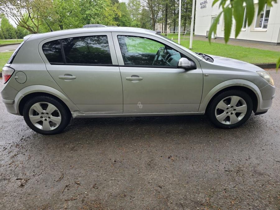Opel Astra 2004 Radviliškis, ar dzinēja tilpumu 1.70 L un nobraukumu 336 tūkst. km par 999 €, foto 12 vietnē AUTOMOTO.COM.LV