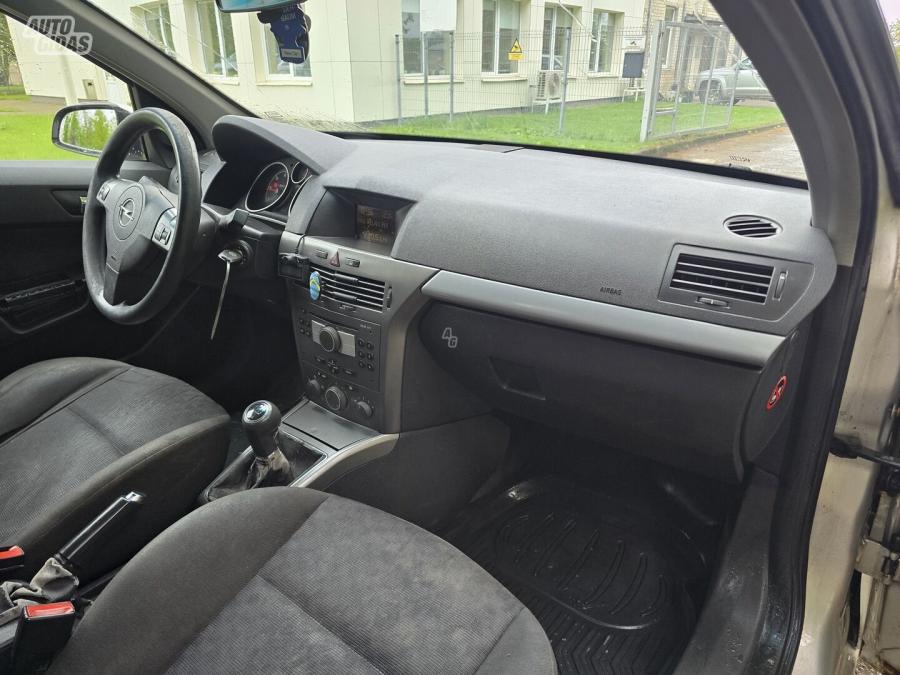 Opel Astra 2004 Radviliškis, ar dzinēja tilpumu 1.70 L un nobraukumu 336 tūkst. km par 999 €, foto 17 vietnē AUTOMOTO.COM.LV