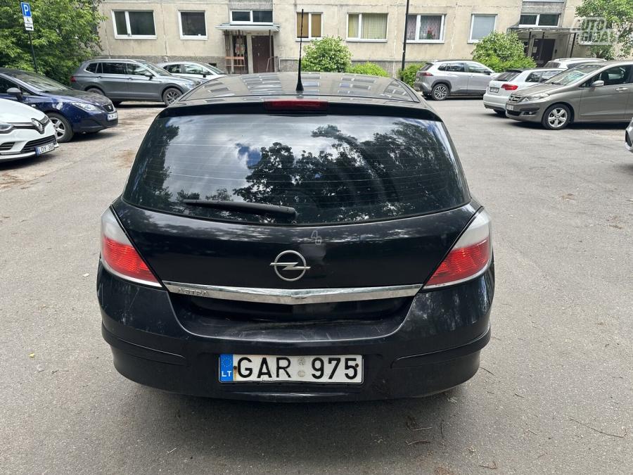 Opel Astra 2004 Viļņa, ar dzinēja tilpumu 1.40 L un nobraukumu 269 tūkst. km par 900 €, foto 4 vietnē AUTOMOTO.COM.LV