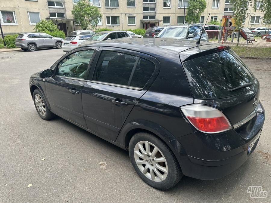 Opel Astra 2004 Viļņa, ar dzinēja tilpumu 1.40 L un nobraukumu 269 tūkst. km par 900 €, foto 5 vietnē AUTOMOTO.COM.LV