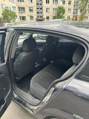 Opel Astra 2004 Viļņa, ar dzinēja tilpumu 1.40 L un nobraukumu 269 tūkst. km par 900 €, foto 8 vietnē AUTOMOTO.COM.LV