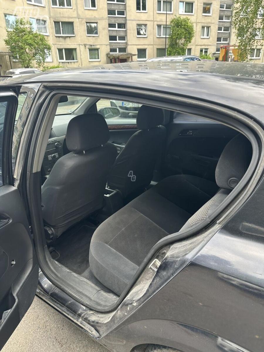 Opel Astra 2004 Viļņa, ar dzinēja tilpumu 1.40 L un nobraukumu 269 tūkst. km par 900 €, foto 8 vietnē AUTOMOTO.COM.LV