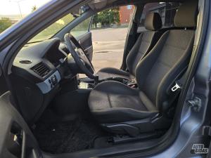 Opel Astra 2004 in Radviliskis, with an engine capacity of 1.70 L and mileage of 252 thousand km for 1100 €, photo 9 on AUTOMOTO.COM.LV