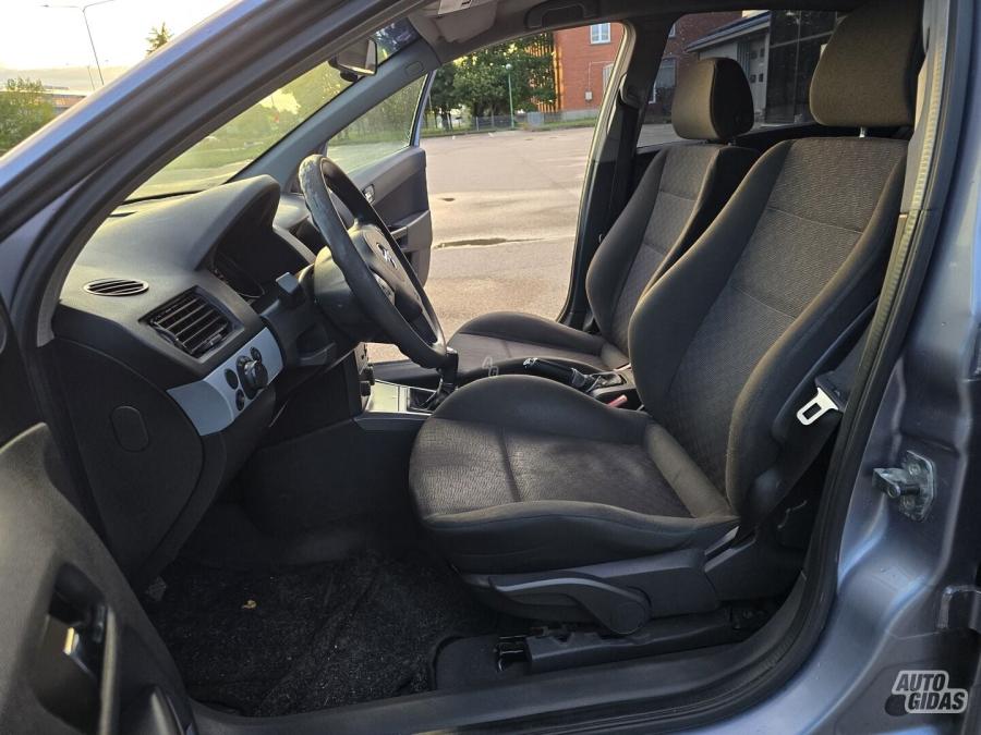 Opel Astra 2004 in Radviliskis, with an engine capacity of 1.70 L and mileage of 252 thousand km for 1100 €, photo 9 on AUTOMOTO.COM.LV