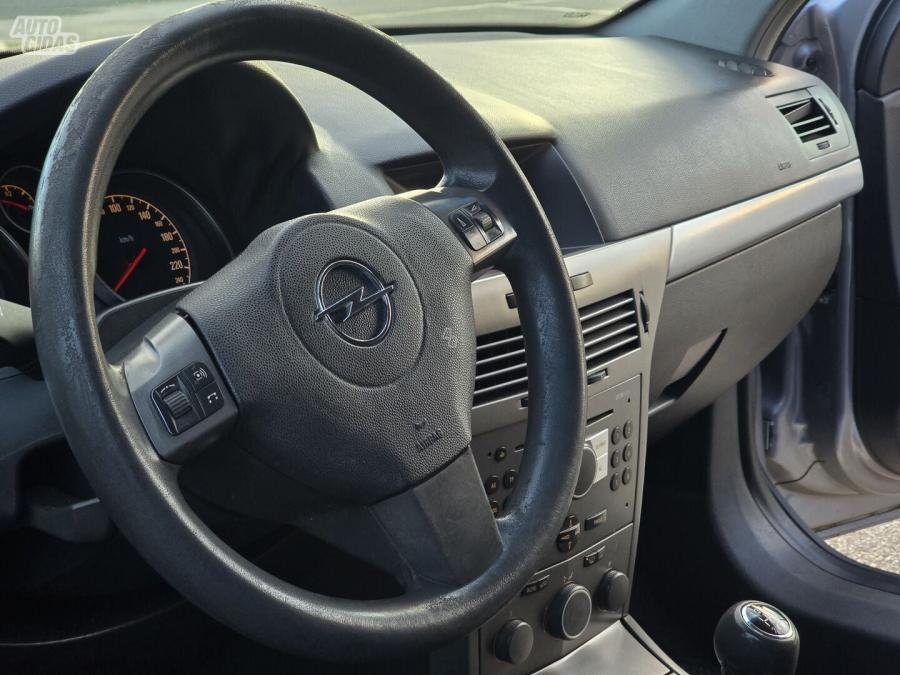 Opel Astra 2004 in Radviliskis, with an engine capacity of 1.70 L and mileage of 252 thousand km for 1100 €, photo 11 on AUTOMOTO.COM.LV