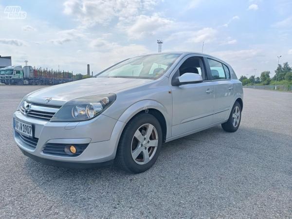 Opel Astra 2004 Marijampole, ar dzinēja tilpumu 1.60 L un nobraukumu 212 tūkst. km par 1350 €, foto 2 vietnē AUTOMOTO.COM.LV