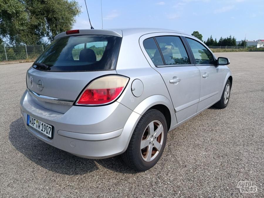 Opel Astra 2004 Marijampole, ar dzinēja tilpumu 1.60 L un nobraukumu 212 tūkst. km par 1350 €, foto 7 vietnē AUTOMOTO.COM.LV