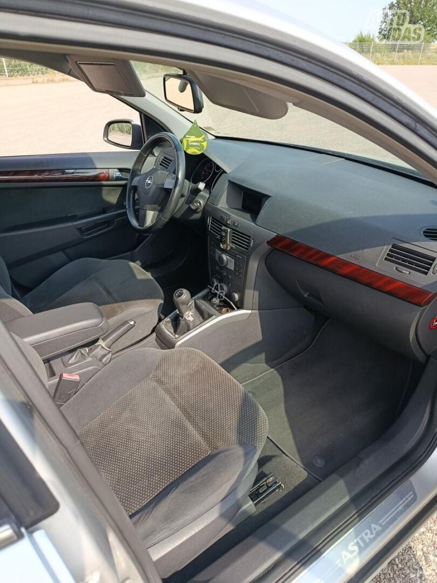 Opel Astra 2004 Marijampole, ar dzinēja tilpumu 1.60 L un nobraukumu 212 tūkst. km par 1350 €, foto 11 vietnē AUTOMOTO.COM.LV