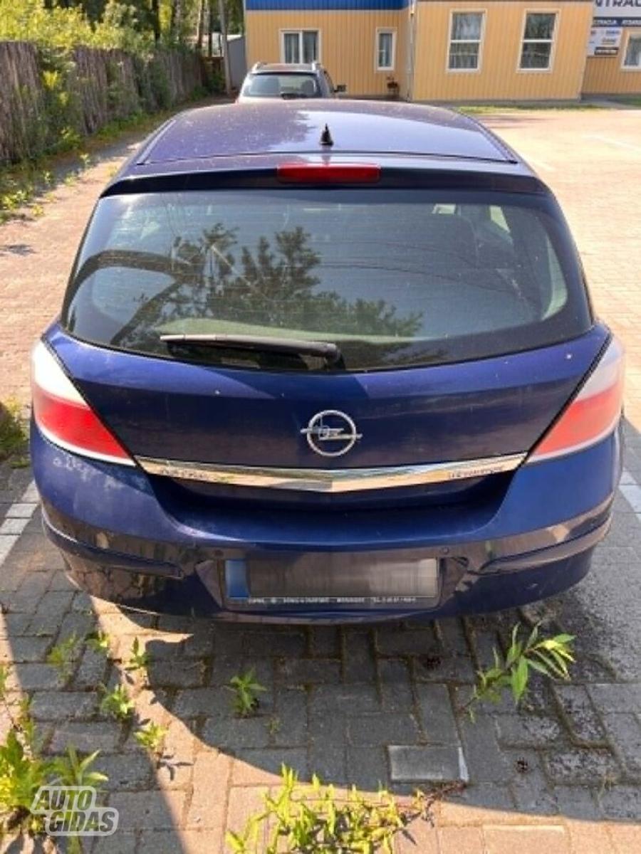 Opel Astra 2004 Kauņa, ar dzinēja tilpumu 1.60 L un nobraukumu 180 tūkst. km par 900 €, foto 1 vietnē AUTOMOTO.COM.LV