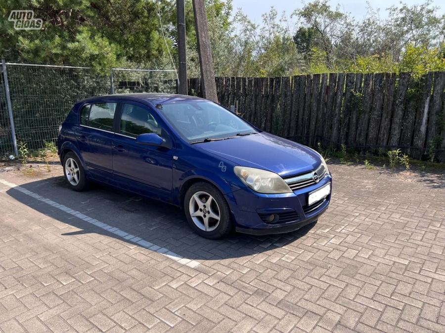 Opel Astra 2004 Kauņa, ar dzinēja tilpumu 1.60 L un nobraukumu 180 tūkst. km par 900 €, foto 4 vietnē AUTOMOTO.COM.LV