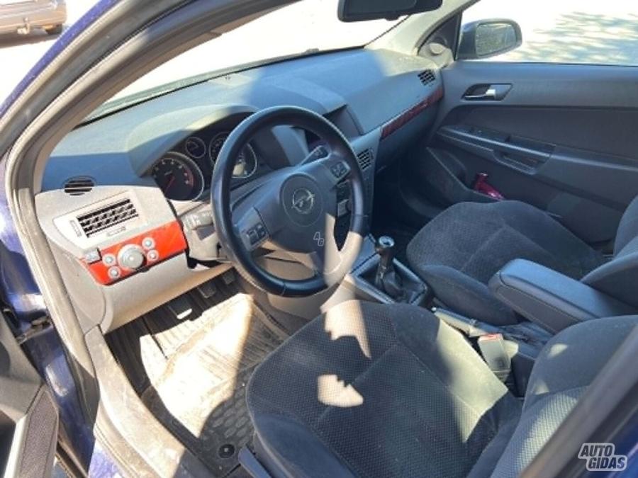 Opel Astra 2004 Kauņa, ar dzinēja tilpumu 1.60 L un nobraukumu 180 tūkst. km par 900 €, foto 5 vietnē AUTOMOTO.COM.LV