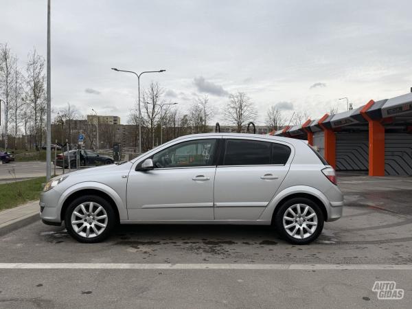 Opel Astra 2004 in Elektrenai, with an engine capacity of 1.60 L and mileage of 181 thousand km for 1800 €, photo 3 on AUTOMOTO.COM.LV
