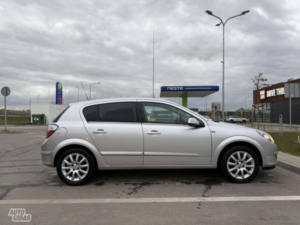 Opel Astra 2004 in Elektrenai, with an engine capacity of 1.60 L and mileage of 181 thousand km for 1800 €, photo 4 on AUTOMOTO.COM.LV