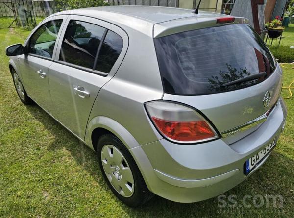 Opel Astra 2005 Rīga, ar dzinēja tilpumu 1.60 L un nobraukumu 198 tūkst. km par 2200 €, foto 4 vietnē AUTOMOTO.COM.LV