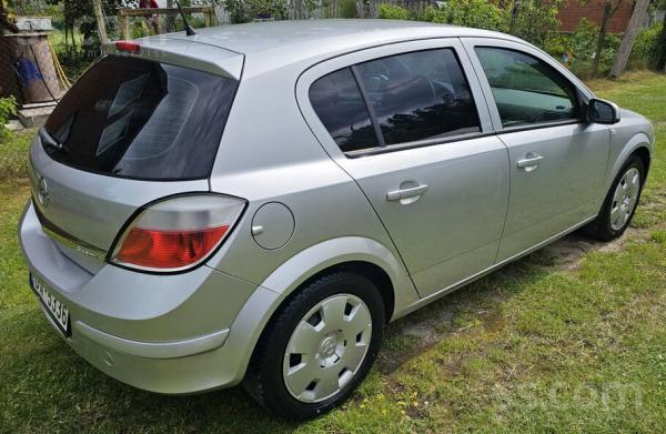 Opel Astra 2005 in Riga, with an engine capacity of 1.60 L and mileage of 198 thousand km for 2090 €, photo 3 on AUTOMOTO.COM.LV