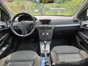 Opel Astra 2005 in Riga, with an engine capacity of 1.60 L and mileage of 198 thousand km for 2090 €, photo 5 on AUTOMOTO.COM.LV