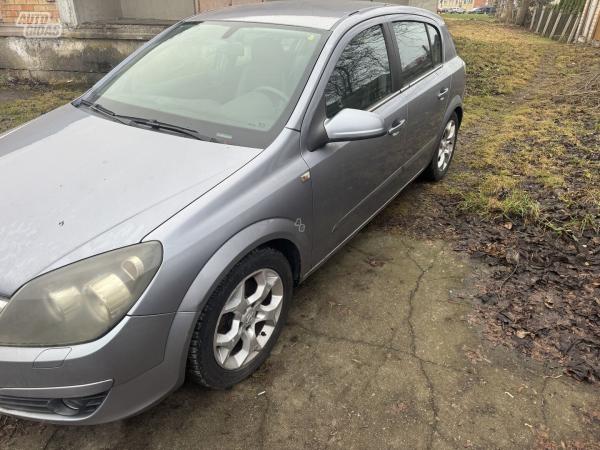 Opel Astra 2005 in Siauliai, with an engine capacity of 1.60 L and mileage of 218 thousand km for 320 €, photo 2 on AUTOMOTO.COM.LV