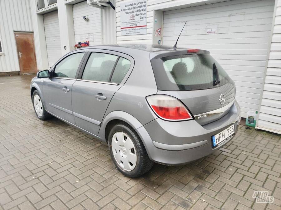 Opel Astra 2005 in Bliudziai, with an engine capacity of 1.90 L and mileage of 300 thousand km for 1430 €, photo 5 on AUTOMOTO.COM.LV