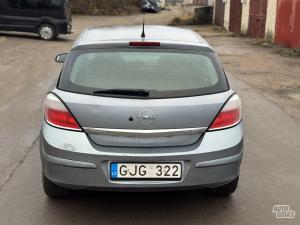 Opel Astra 2005 in Siauliai, with an engine capacity of 1.90 L and mileage of 111 thousand km for 850 €, photo 4 on AUTOMOTO.COM.LV