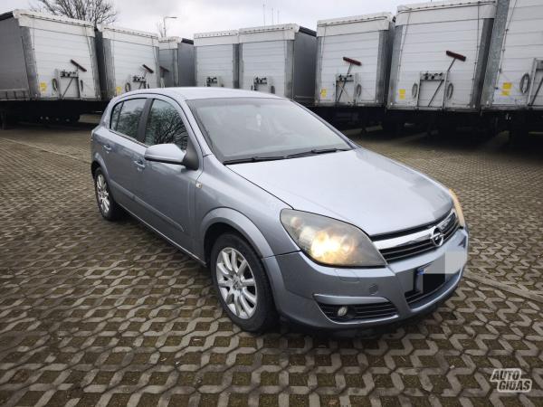 Opel Astra 2005 in Vilnius, with an engine capacity of 1.90 L and mileage of 258 thousand km for 890 €, photo 3 on AUTOMOTO.COM.LV