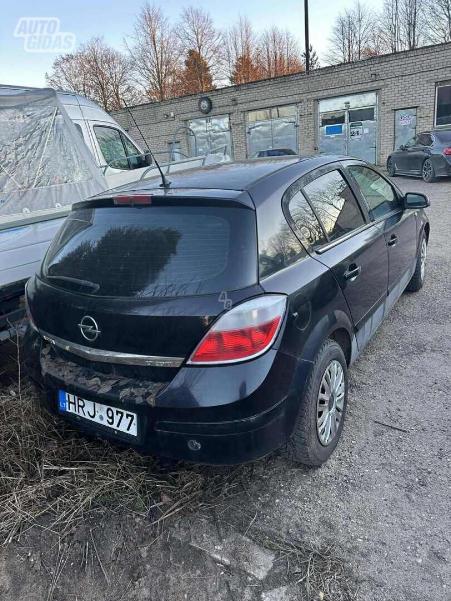 Opel Astra 2005 Šilutė, ar dzinēja tilpumu 1.70 L un nobraukumu 300 tūkst. km par 330 €, foto 3 vietnē AUTOMOTO.COM.LV