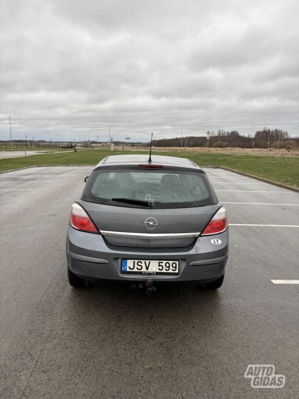 Opel Astra 2005 Šauļi, ar dzinēja tilpumu 1.90 L un nobraukumu 369 tūkst. km par 1000 €, foto 4 vietnē AUTOMOTO.COM.LV