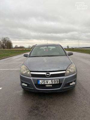 Opel Astra 2005 in Siauliai, with an engine capacity of 1.90 L and mileage of 369 thousand km for 1000 €, photo 2 on AUTOMOTO.COM.LV