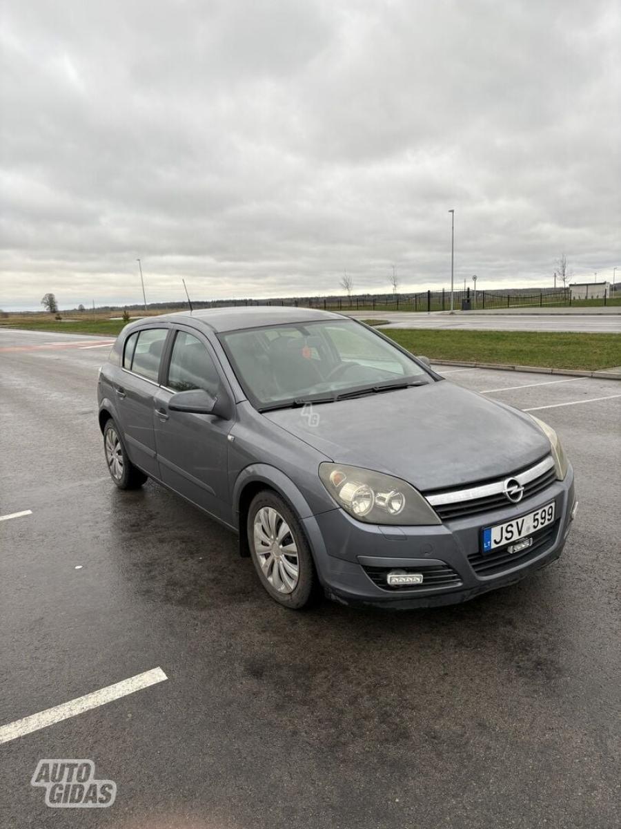 Opel Astra 2005 in Siauliai, with an engine capacity of 1.90 L and mileage of 369 thousand km for 1000 €, photo 3 on AUTOMOTO.COM.LV