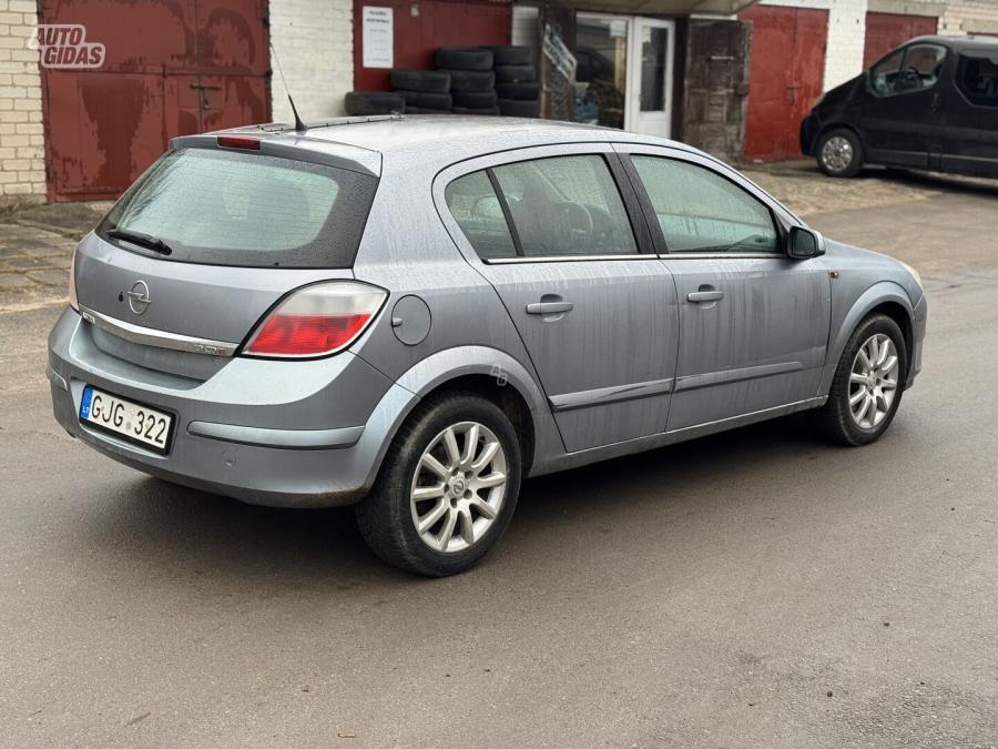 Opel Astra 2005 Šauļi, ar dzinēja tilpumu 1.90 L un nobraukumu 111 tūkst. km par 850 €, foto 4 vietnē AUTOMOTO.COM.LV
