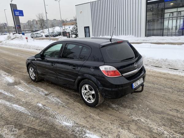 Opel Astra 2005 Viļņa, ar dzinēja tilpumu 1.60 L un nobraukumu 200 tūkst. km par 990 €, foto 2 vietnē AUTOMOTO.COM.LV