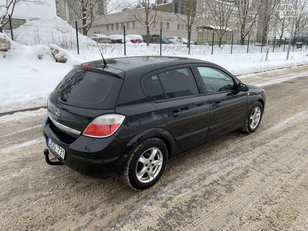 Opel Astra 2005 Viļņa, ar dzinēja tilpumu 1.60 L un nobraukumu 200 tūkst. km par 990 €, foto 3 vietnē AUTOMOTO.COM.LV