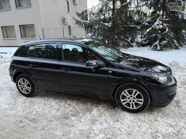 Opel Astra 2005 in Alytus, with an engine capacity of 1.70 L and mileage of 294 thousand km for 1450 €, photo 4 on AUTOMOTO.COM.LV