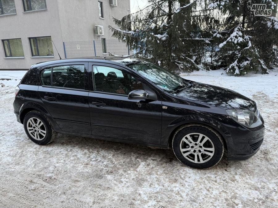 Opel Astra 2005 in Alytus, with an engine capacity of 1.70 L and mileage of 294 thousand km for 1450 €, photo 4 on AUTOMOTO.COM.LV