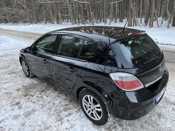 Opel Astra 2005 in Alytus, with an engine capacity of 1.70 L and mileage of 294 thousand km for 1450 €, photo 9 on AUTOMOTO.COM.LV