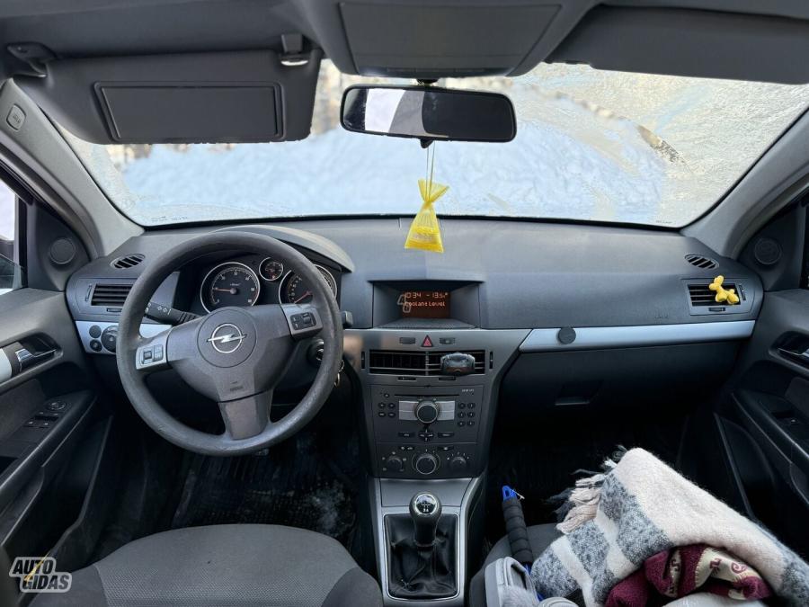 Opel Astra 2005 Viļņa, ar dzinēja tilpumu 1.70 L un nobraukumu 352 tūkst. km par 800 €, foto 5 vietnē AUTOMOTO.COM.LV