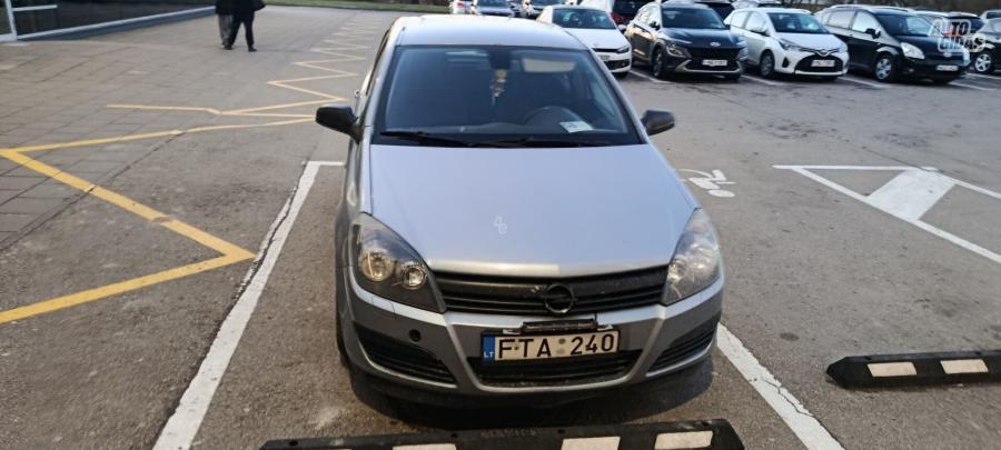 Opel Astra 2005 in Panevezys, with an engine capacity of 1.70 L and mileage of 305 thousand km for 650 €, photo 1 on AUTOMOTO.COM.LV