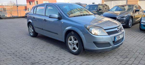 Opel Astra 2005 in Vilnius, with an engine capacity of 1.60 L and mileage of 230 thousand km for 1150 €, photo 2 on AUTOMOTO.COM.LV