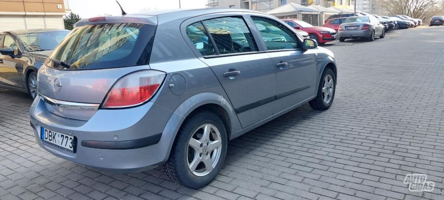 Opel Astra 2005 Viļņa, ar dzinēja tilpumu 1.60 L un nobraukumu 230 tūkst. km par 1150 €, foto 4 vietnē AUTOMOTO.COM.LV