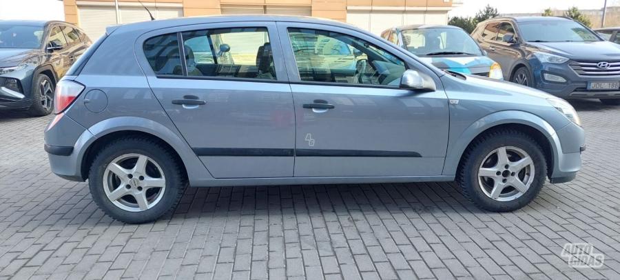 Opel Astra 2005 Viļņa, ar dzinēja tilpumu 1.60 L un nobraukumu 230 tūkst. km par 1150 €, foto 6 vietnē AUTOMOTO.COM.LV