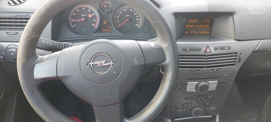 Opel Astra 2005 Viļņa, ar dzinēja tilpumu 1.60 L un nobraukumu 230 tūkst. km par 1150 €, foto 8 vietnē AUTOMOTO.COM.LV