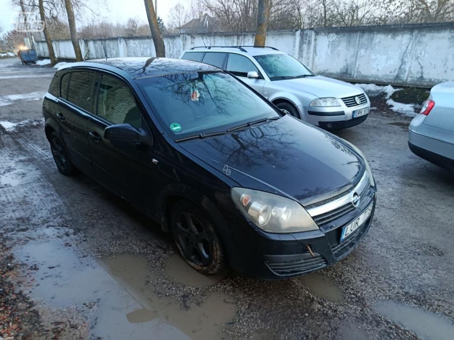 Opel Astra 2005 in Joniskis, with an engine capacity of 1.70 L and mileage of 320 thousand km for 360 €, photo 5 on AUTOMOTO.COM.LV