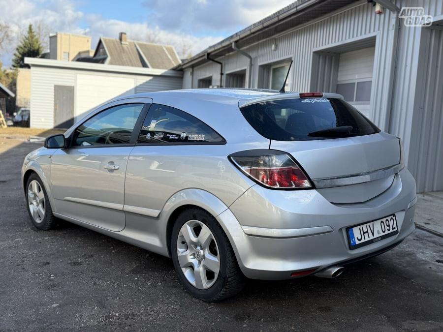 Opel Astra 2005 in Utena, with an engine capacity of 1.90 L and mileage of 338 thousand km for 1350 €, photo 8 on AUTOMOTO.COM.LV