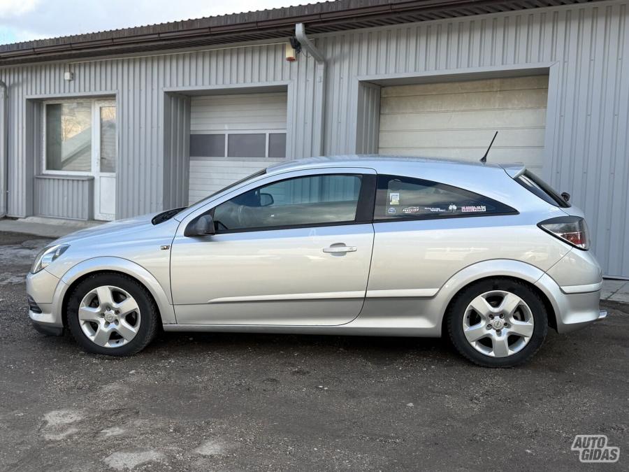 Opel Astra 2005 in Utena, with an engine capacity of 1.90 L and mileage of 338 thousand km for 1350 €, photo 9 on AUTOMOTO.COM.LV