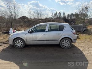 Opel Astra 2005 in Cesis, with an engine capacity of 1.60 L and mileage of 248 thousand km for 940 €, photo 2 on AUTOMOTO.COM.LV