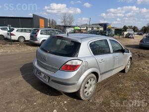 Opel Astra 2005 in Cesis, with an engine capacity of 1.60 L and mileage of 248 thousand km for 940 €, photo 5 on AUTOMOTO.COM.LV