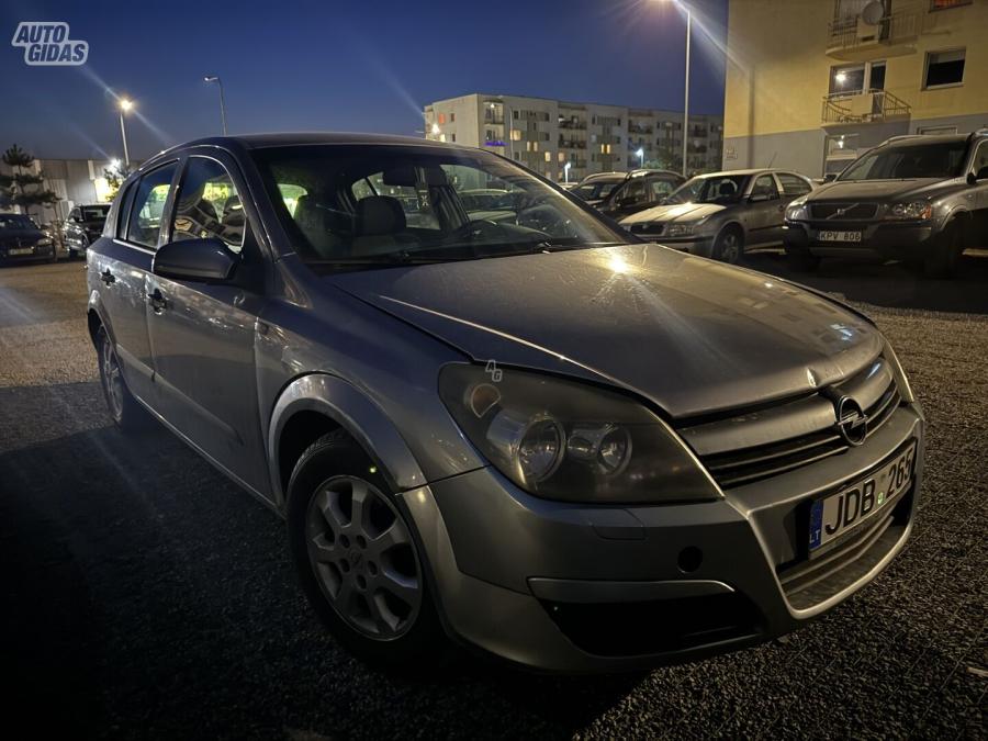 Opel Astra 2005 in Vilnius, with an engine capacity of 1.70 L and mileage of 300 thousand km for 500 €, photo 1 on AUTOMOTO.COM.LV