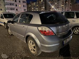 Opel Astra 2005 in Vilnius, with an engine capacity of 1.70 L and mileage of 300 thousand km for 500 €, photo 2 on AUTOMOTO.COM.LV
