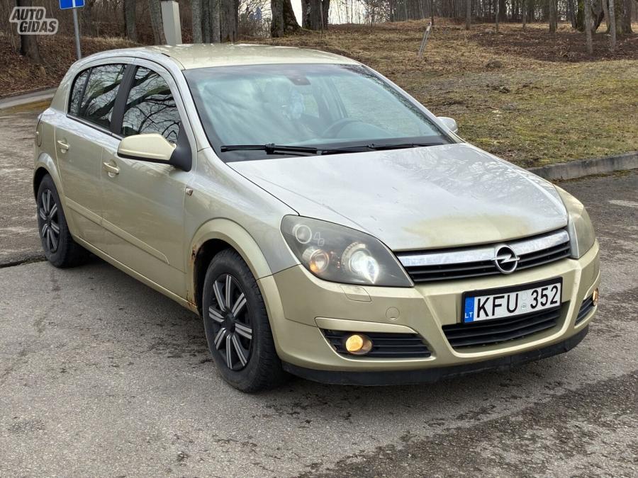 Opel Astra 2005 in Zarasai, with an engine capacity of 1.70 L and mileage of 353 thousand km for 420 €, photo 2 on AUTOMOTO.COM.LV