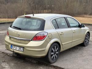 Opel Astra 2005 in Zarasai, with an engine capacity of 1.70 L and mileage of 353 thousand km for 420 €, photo 3 on AUTOMOTO.COM.LV